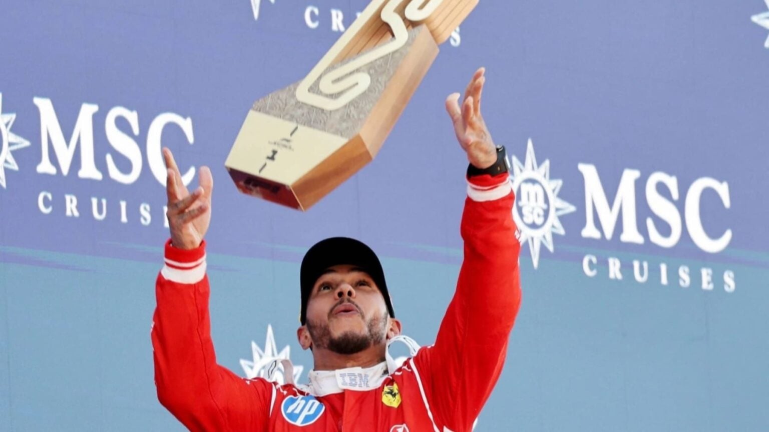 Hamilton pasó un año dudando de sí mismo con Ferrari. En Barcelona ...