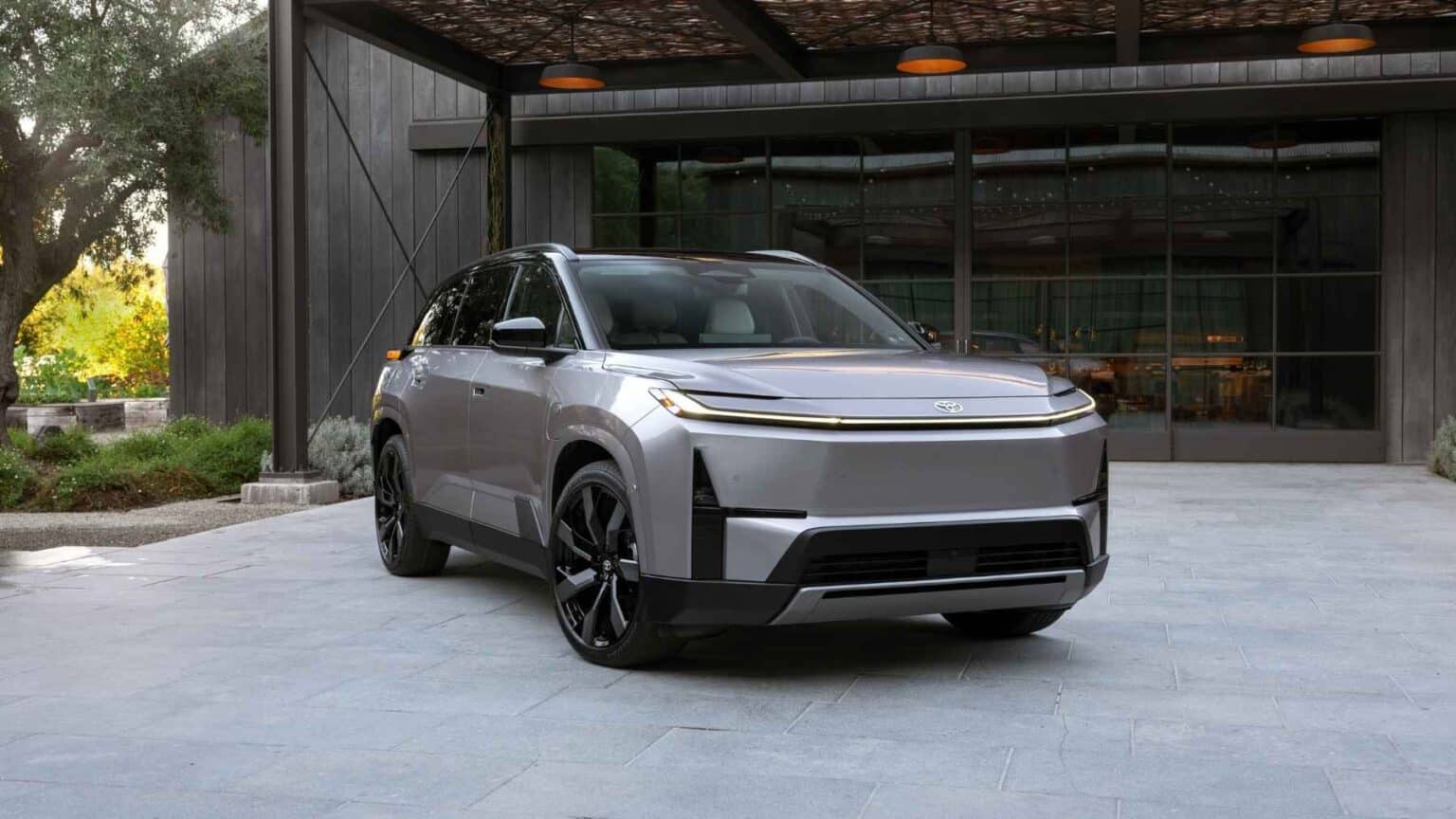 Forget the Toyota Highlander EV: This Alternative has More Power, More ...