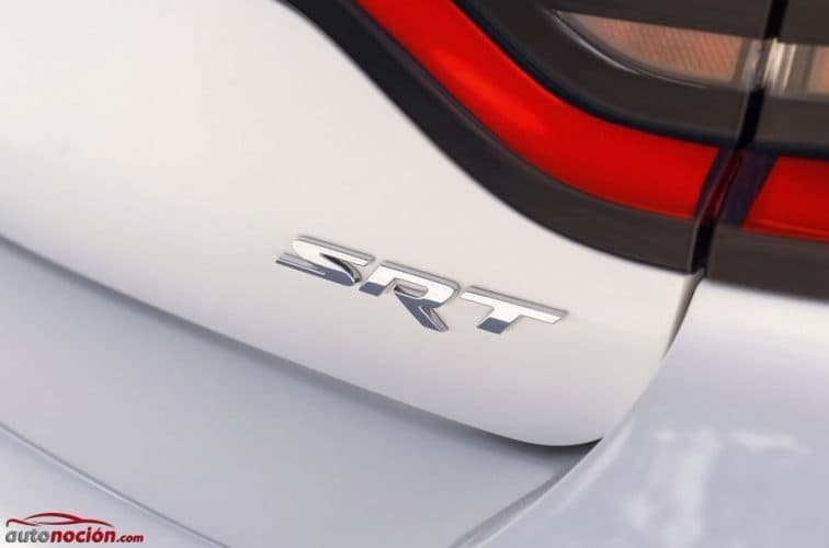 Dodge Charger SRT Hellcat 2015