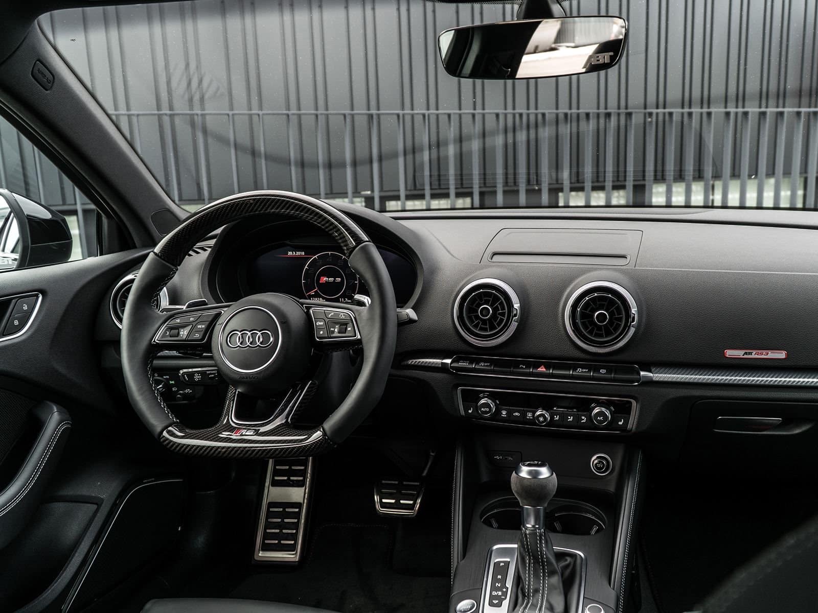 ABT vuelve a hacer su magia y ha convertido el Audi RS3 Sedán en una ...