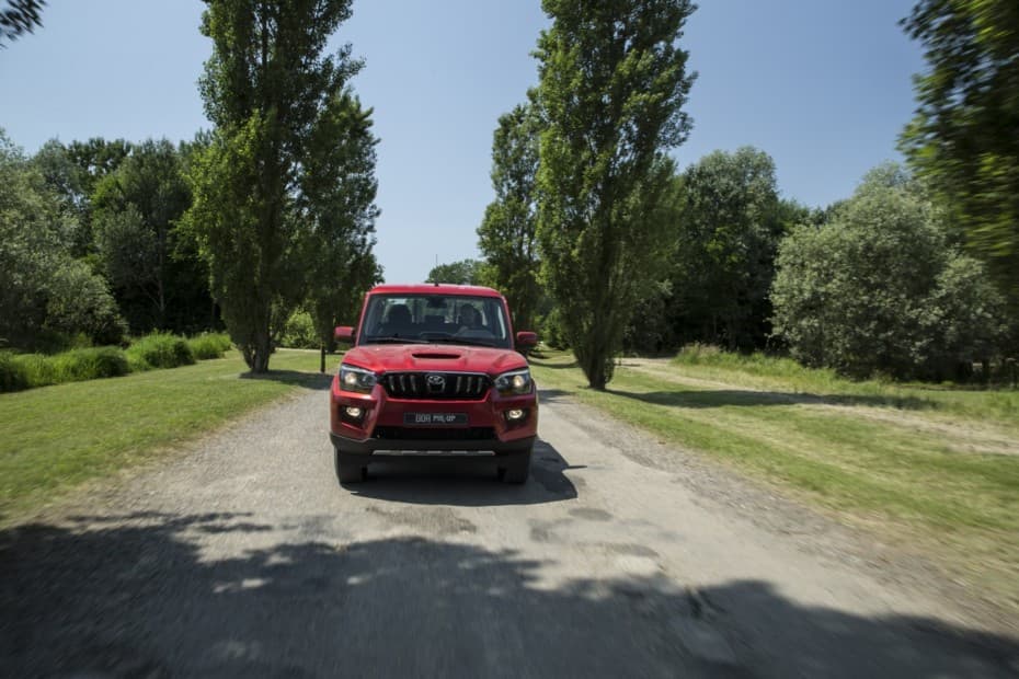 Prueba contacto Mahindra GOA Pik Up, Kuv100 y XUV500