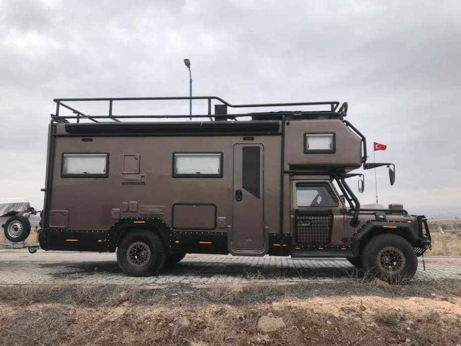 Esta camperización del Land Rover Defender probablemente sea una de las ...