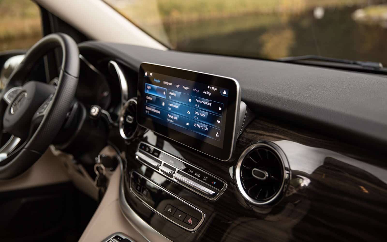 Las Mercedes-Benz Clase V y Marco Polo ahora con MBUX y control remoto ...