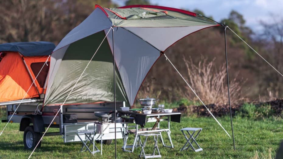 Este ciclomotor de tres ruedas camperizado es eléctrico y realmente ...