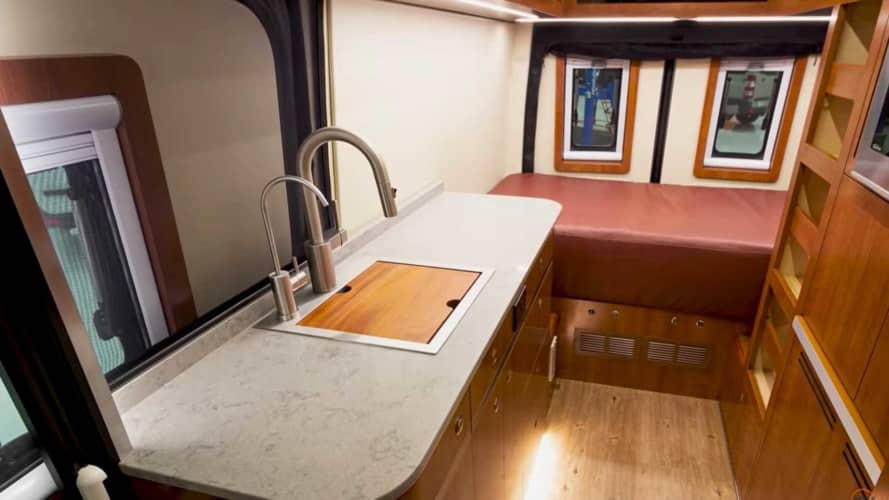 Avanced RV vuelve a sorprendernos con un Sprinter camper perfectamente ...