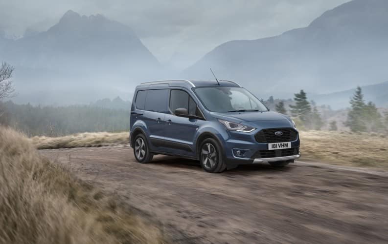 Ford presenta las versiones Active de Tourneo y Transit Connect