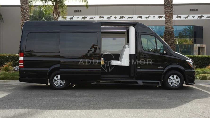 El Mercedes-Benz Sprinter de AddArmor es un auténtico búnker sobre ruedas