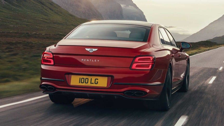 La mecánica V8 llega al Bentley Flying Spur 2020 con 550 CV