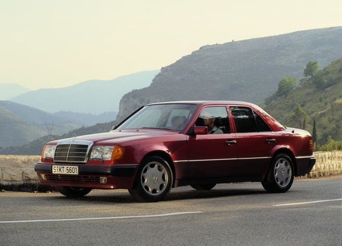 El Mercedes-Benz 500 E W124 cumple 30 años: una bestia alemana creada ...