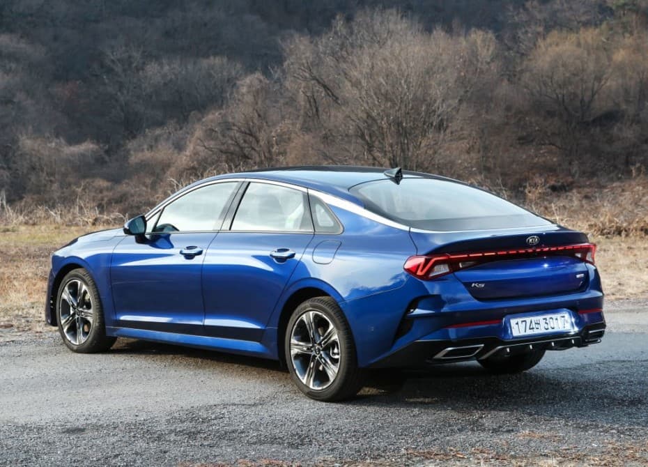 El Kia K5 aterriza en Marruecos y con motor híbrido: ¿Sería una locura importarlo?