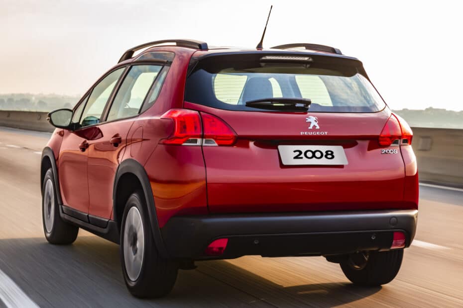 El viejo Peugeot 2008 estrena motor con 173 CV bifuel
