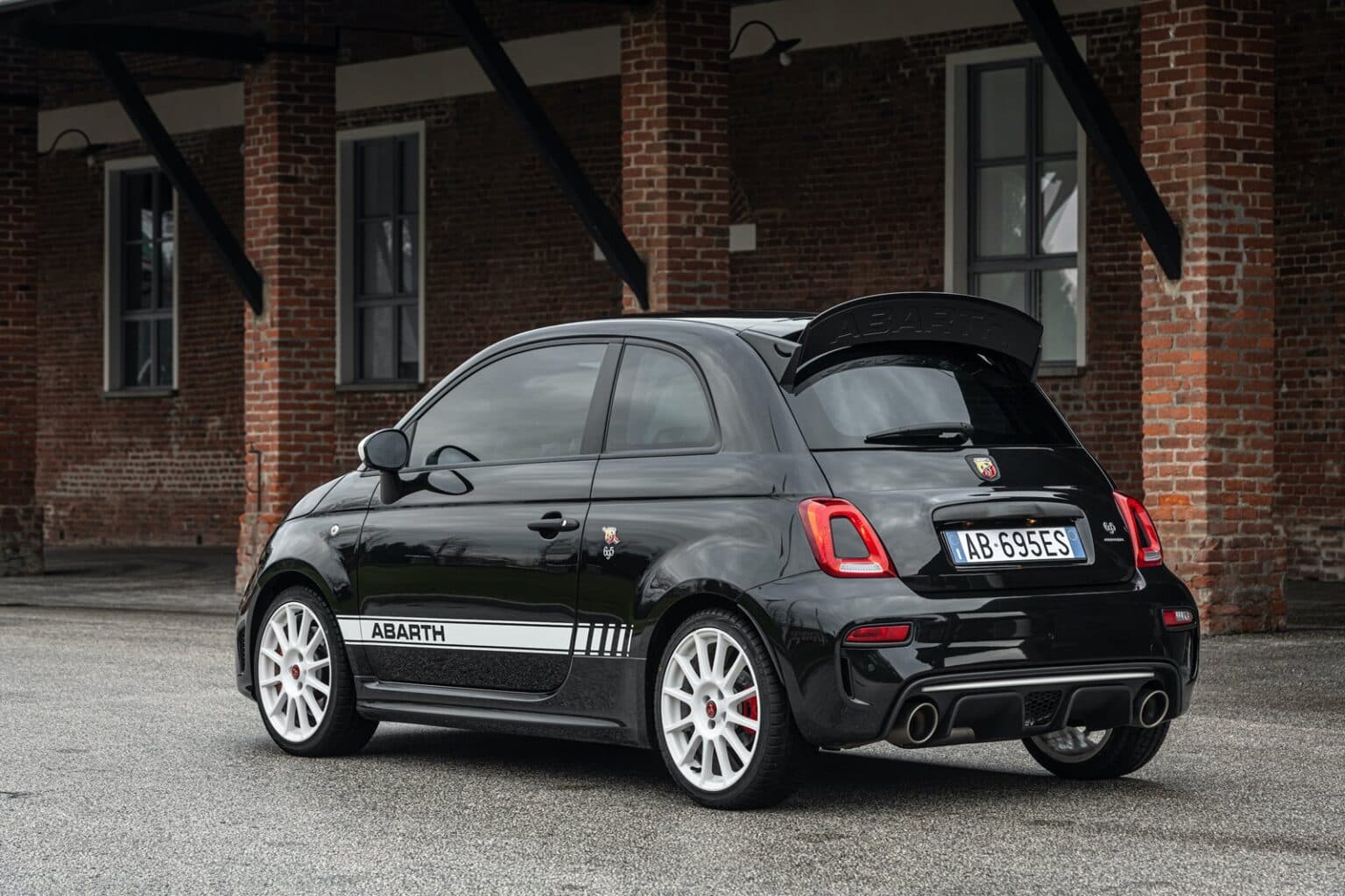 Abarth 695 Esseesse 2021 estos son los detalles e imágenes