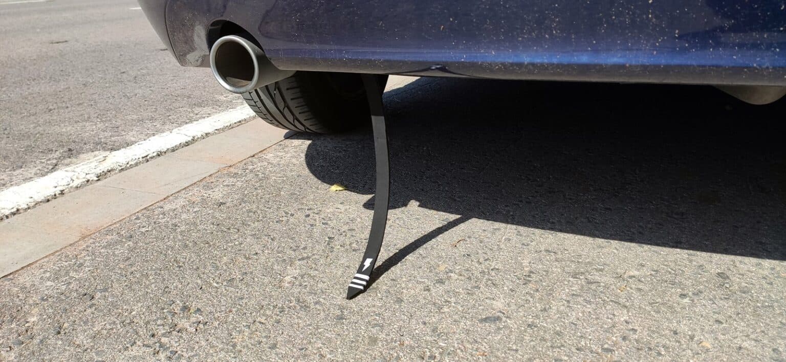 Banda antiestática coche: ¿Para qué sirve esa tira de goma?