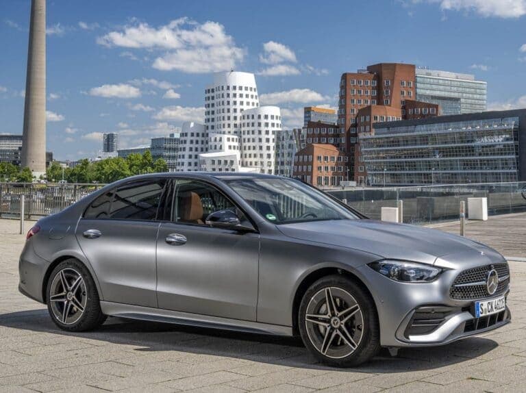Llega el Mercedes C300e, la opción híbrida con 110 km de autonomía
