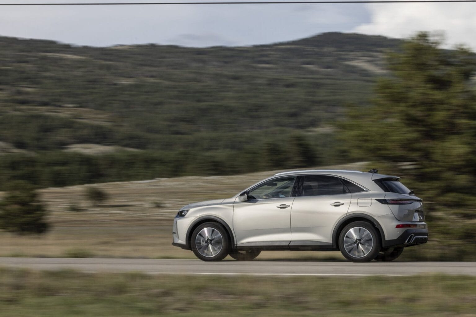 El DS 7 Crossback 2022 nos muestra todos sus detalles