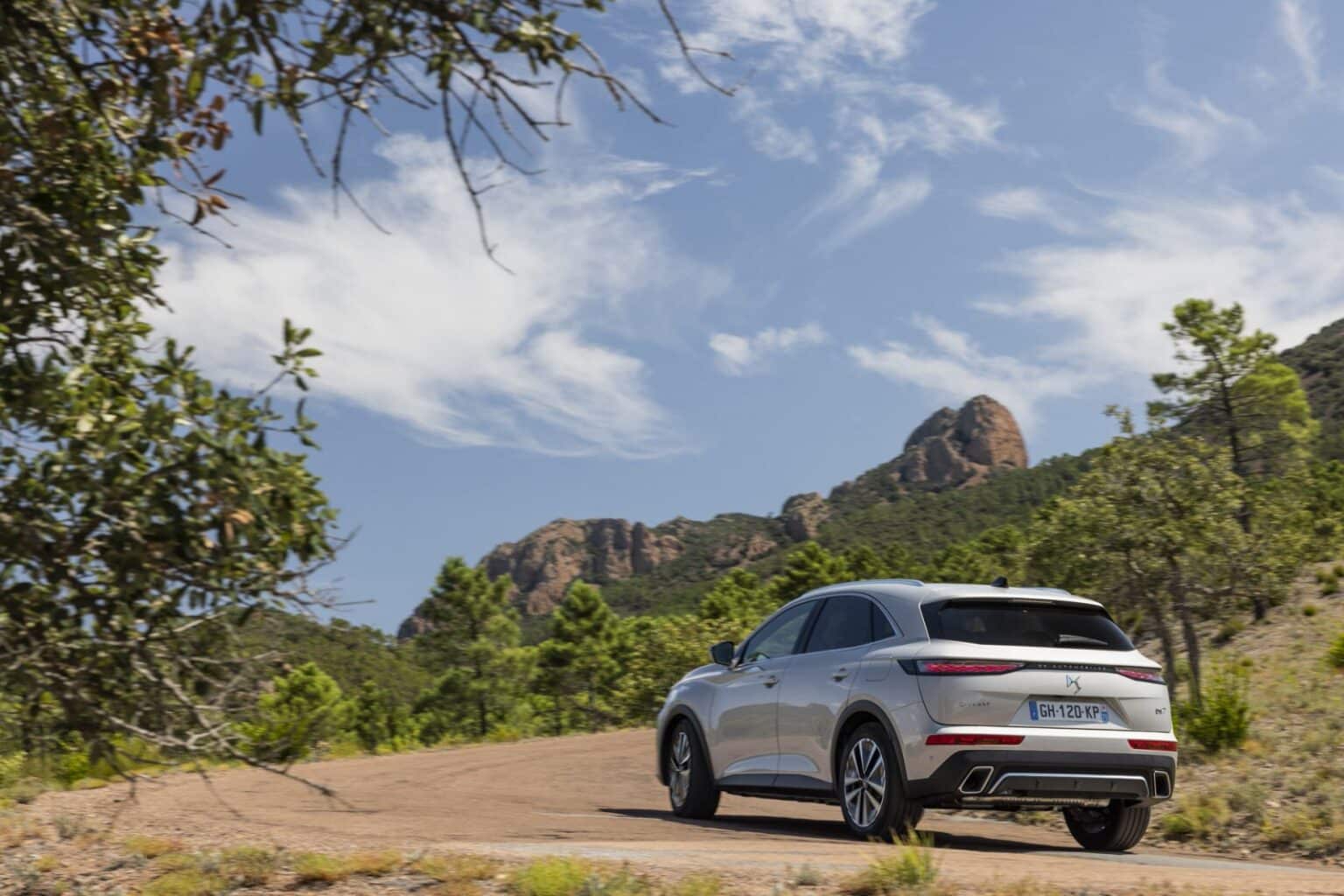 El DS 7 Crossback 2022 nos muestra todos sus detalles