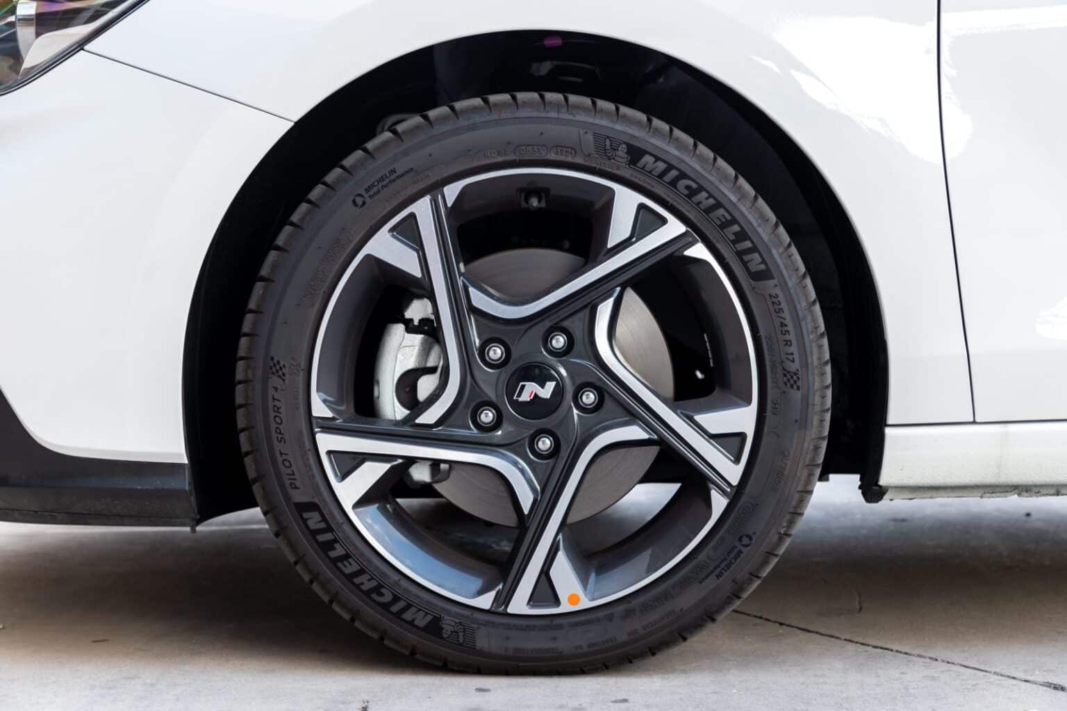 Opinión y prueba Hyundai i30 5p 120 CV 30 aniversario 2022