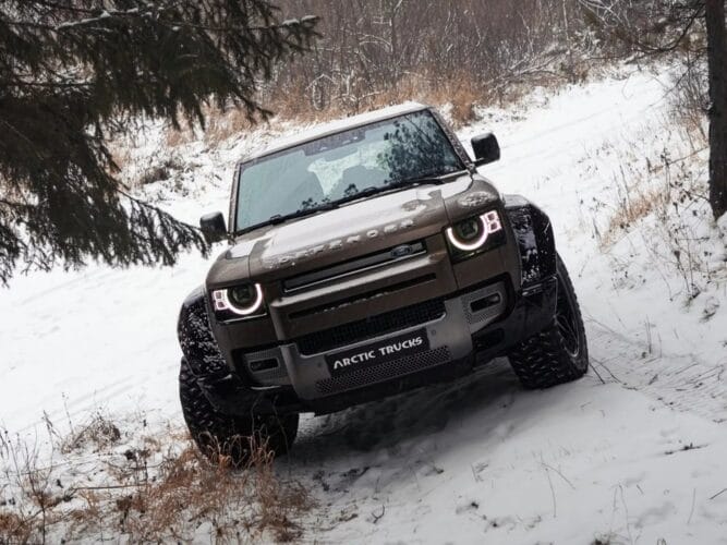 El Land Rover Defender de Artic Trucks es una mala bestia