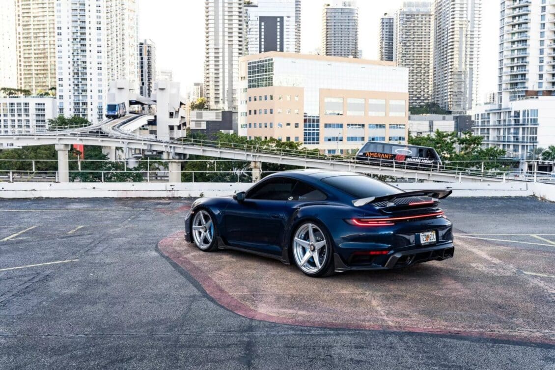 Este Porsche 992 Turbo S Aero toma como inspiración el GT3