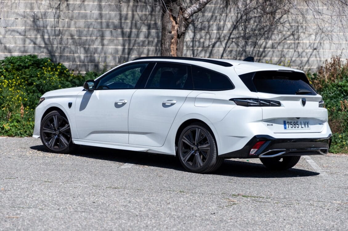 Opinión y prueba Peugeot 308 SW GT Hybrid 225 e-EAT8 2023