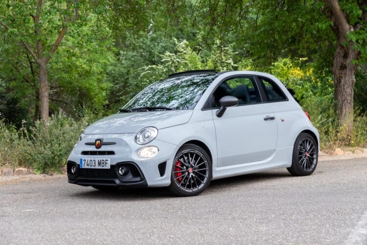 Opinión y prueba Abarth 695C 1.4 T-JET 180 CV 2023: radical