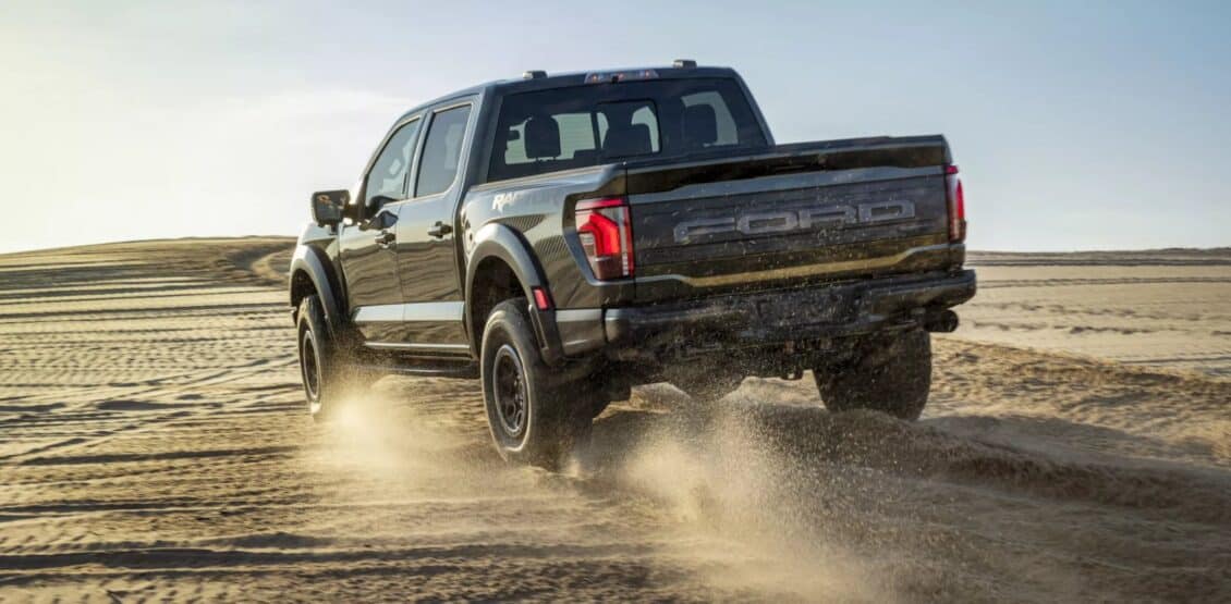 Ford F-150 Raptor 2024: más capaz y con un V8 5.2 en el R