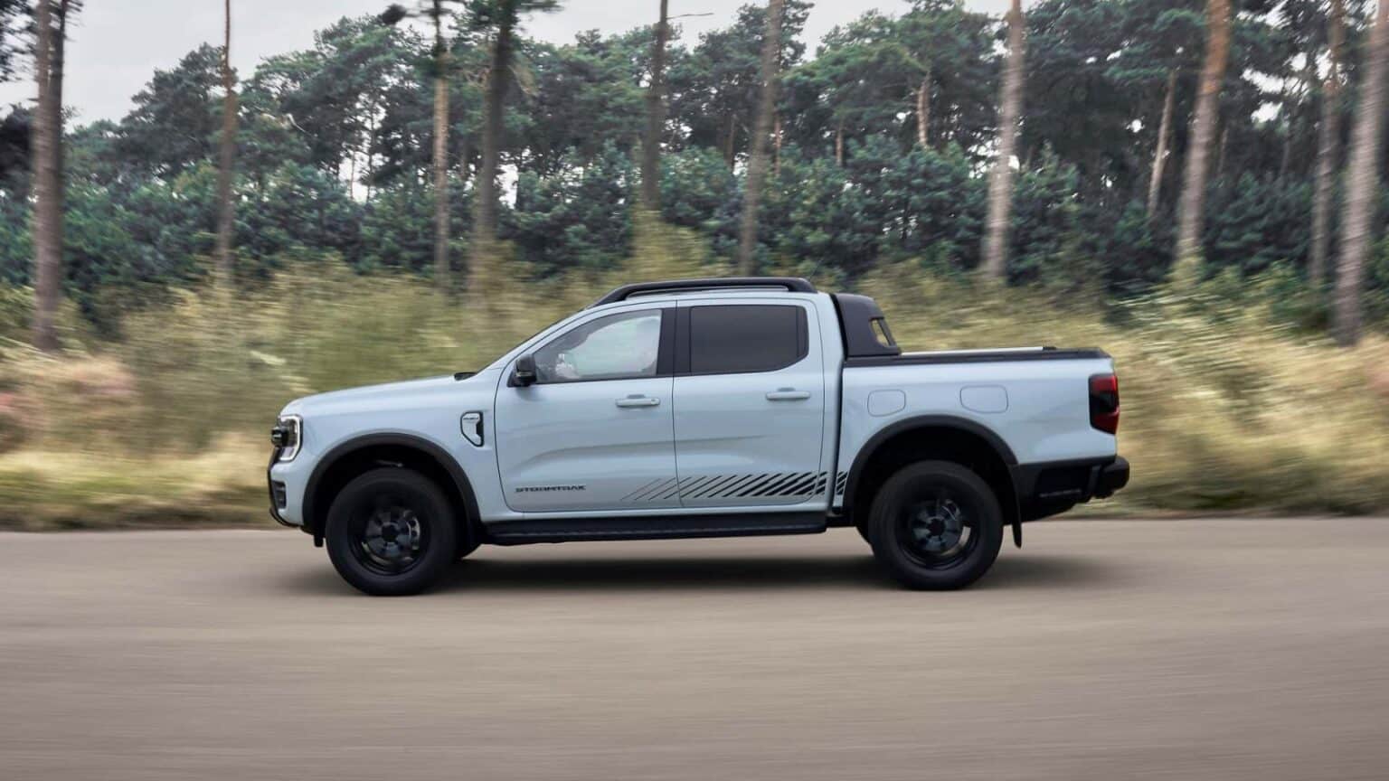 El Ford Ranger PHEV, ya a la venta en España con 280 CV