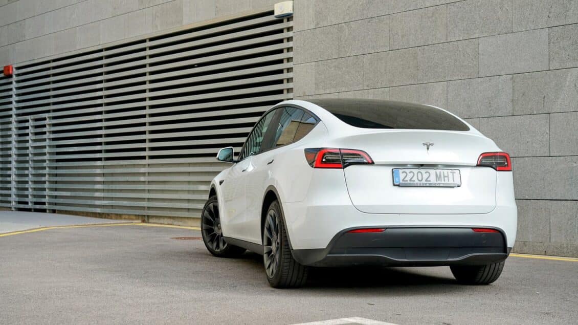 Opinión y prueba Tesla Model Y RWD 2024: aprueba con nota
