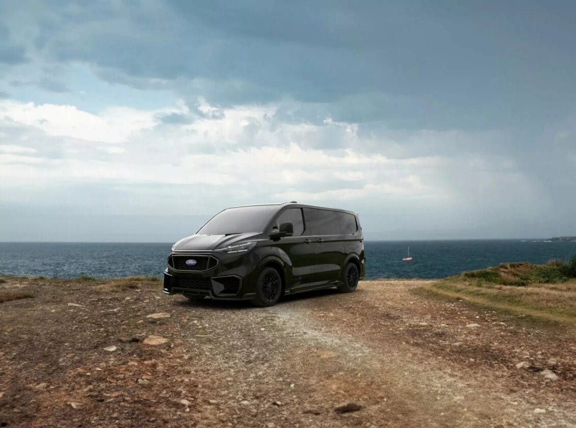 La Ford Transit Custom plagada de fibra es obra de Motion R