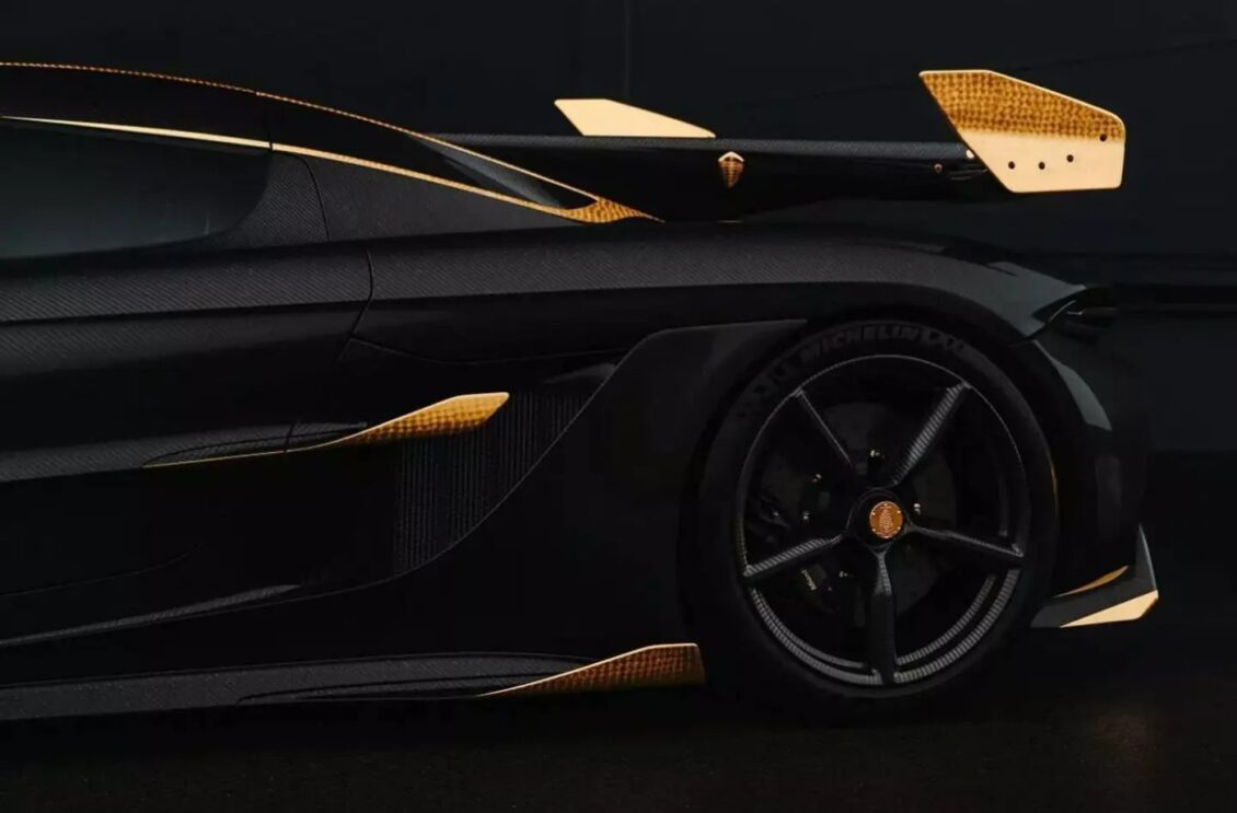 Ojo a este Koenigsegg Jesko Attack bañado en fibra y oro