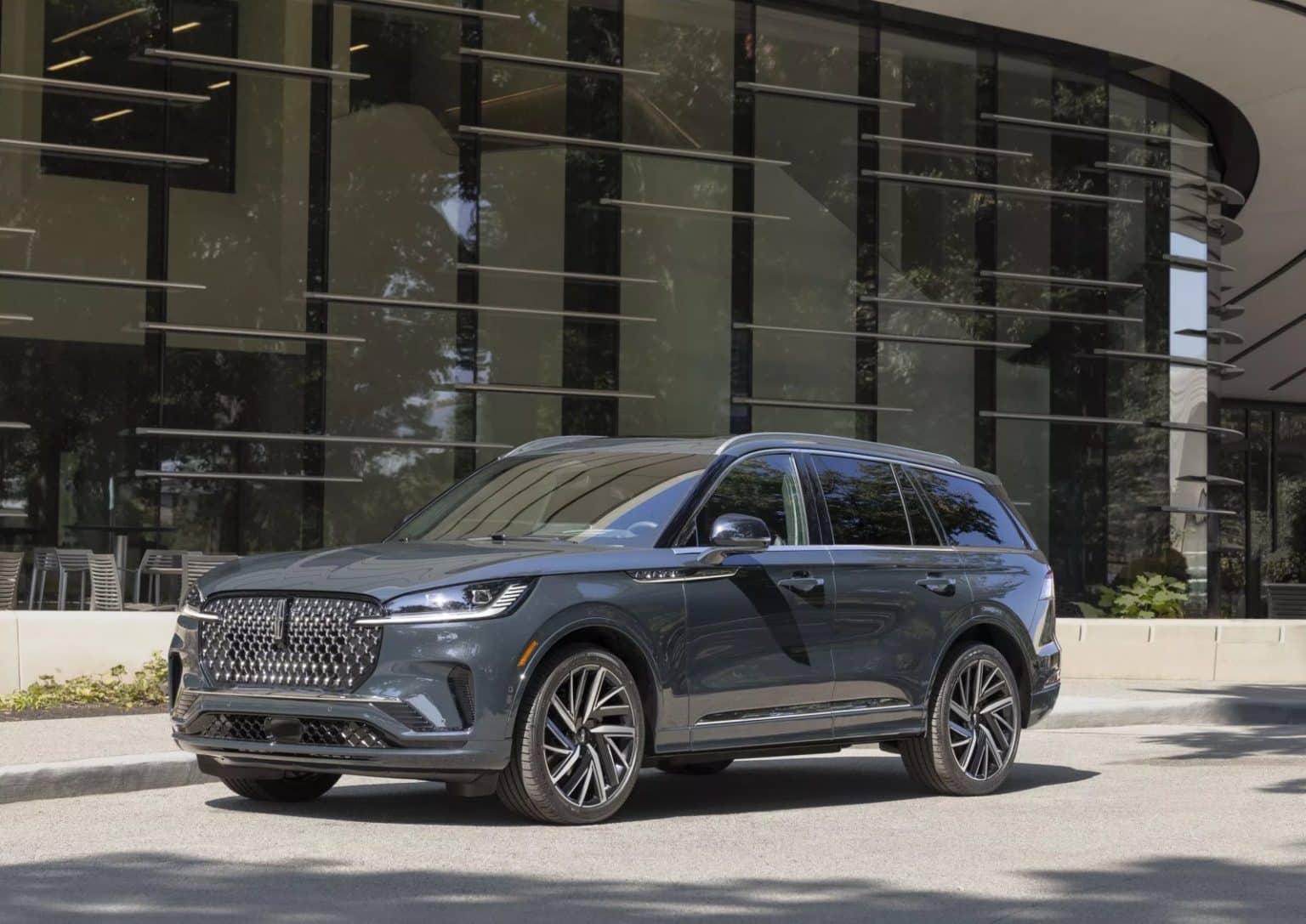 Lincoln Aviator 2024: conveniente y acertada puesta al día