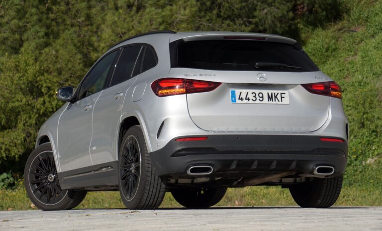 Opinión y prueba Mercedes GLA 200d 4Matic diésel y llamativo
