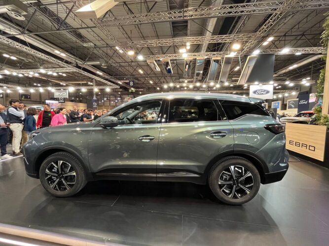 El Ebro S700 PHEV debuta en Madrid, primeros detalles