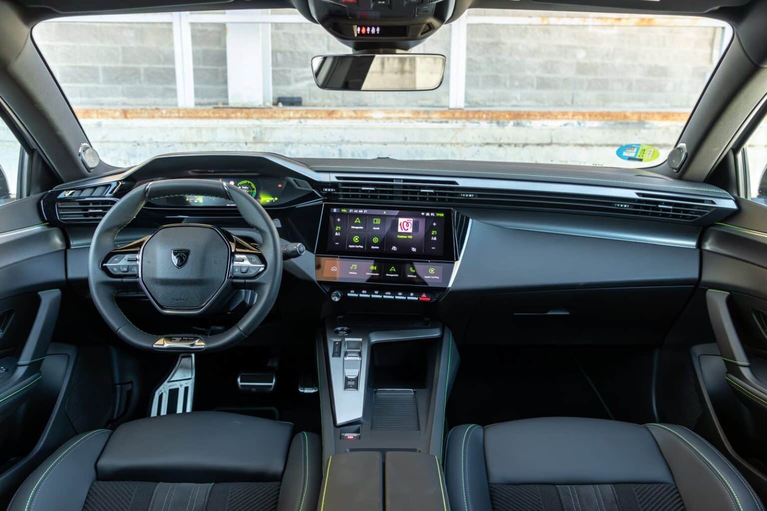 Opinión y prueba Peugeot 408 Hybrid 136 e-DCS6 GT 2024