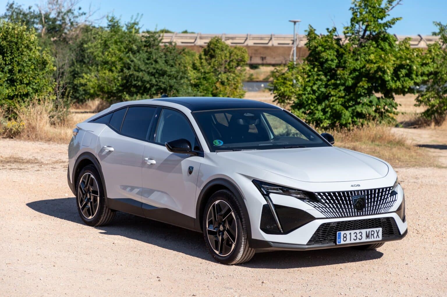 Opinión y prueba Peugeot 408 Hybrid 136 e-DCS6 GT 2024