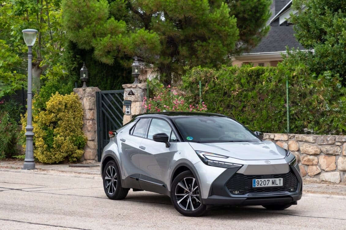 Opinión y prueba Toyota C-HR 140H Advance 2024: muy completo