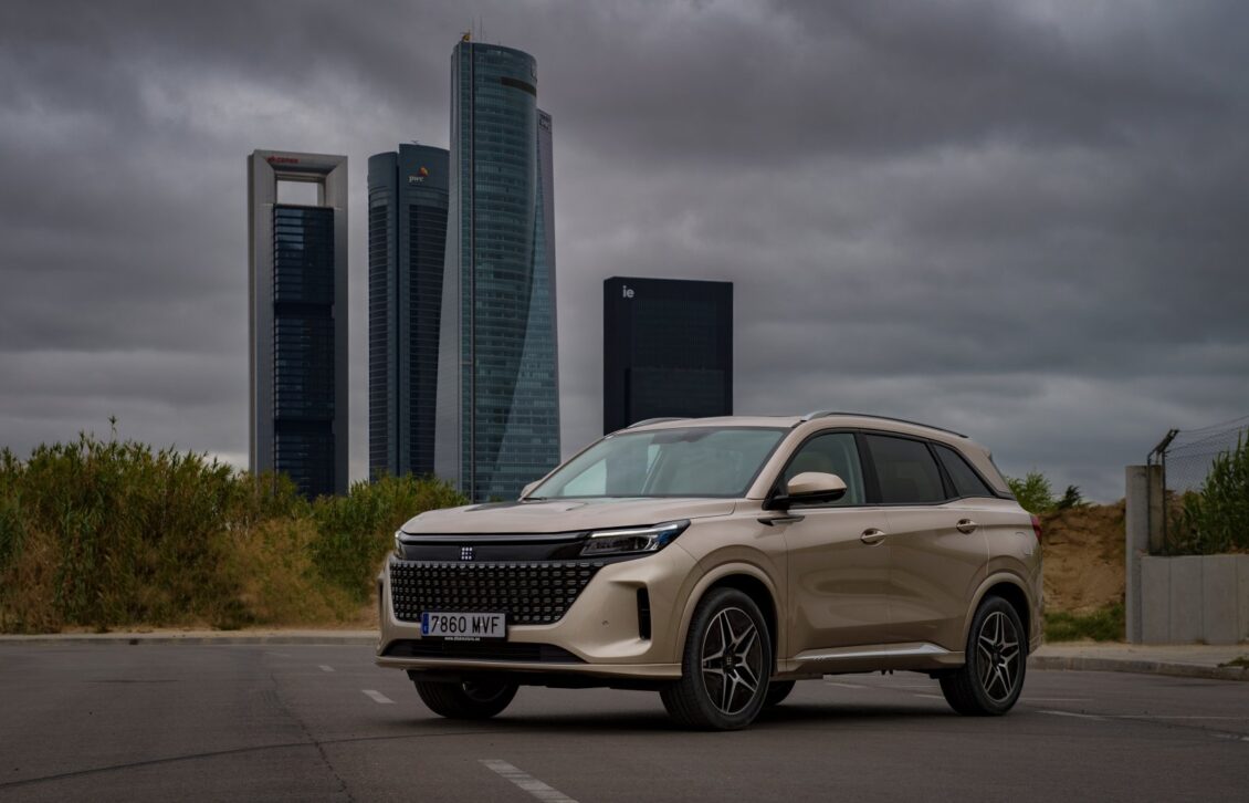 Opinión y prueba DFSK E5 Intelligent 2024: PHEV y 7 plazas