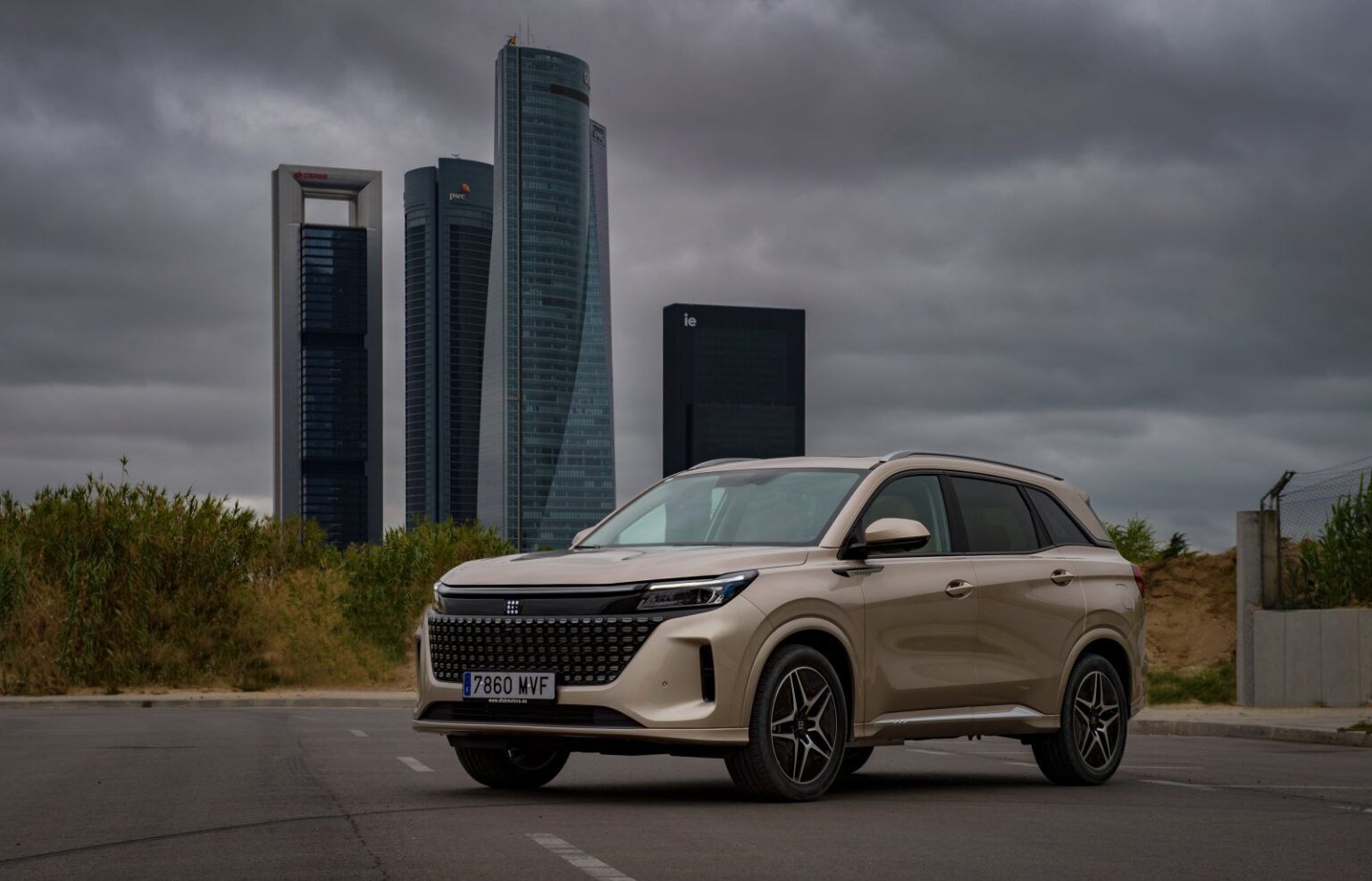 Opinión y prueba DFSK E5 Intelligent 2024: PHEV y 7 plazas