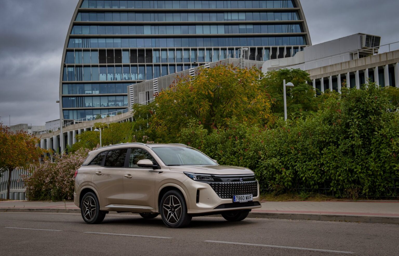 Opinión y prueba DFSK E5 Intelligent 2024: PHEV y 7 plazas