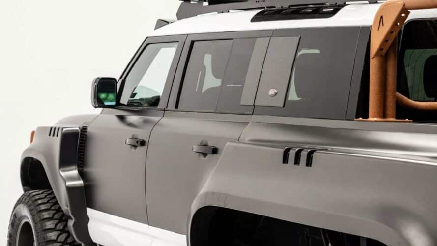 Este Defender 6x6 'World Ender' es una creación salvaje V8