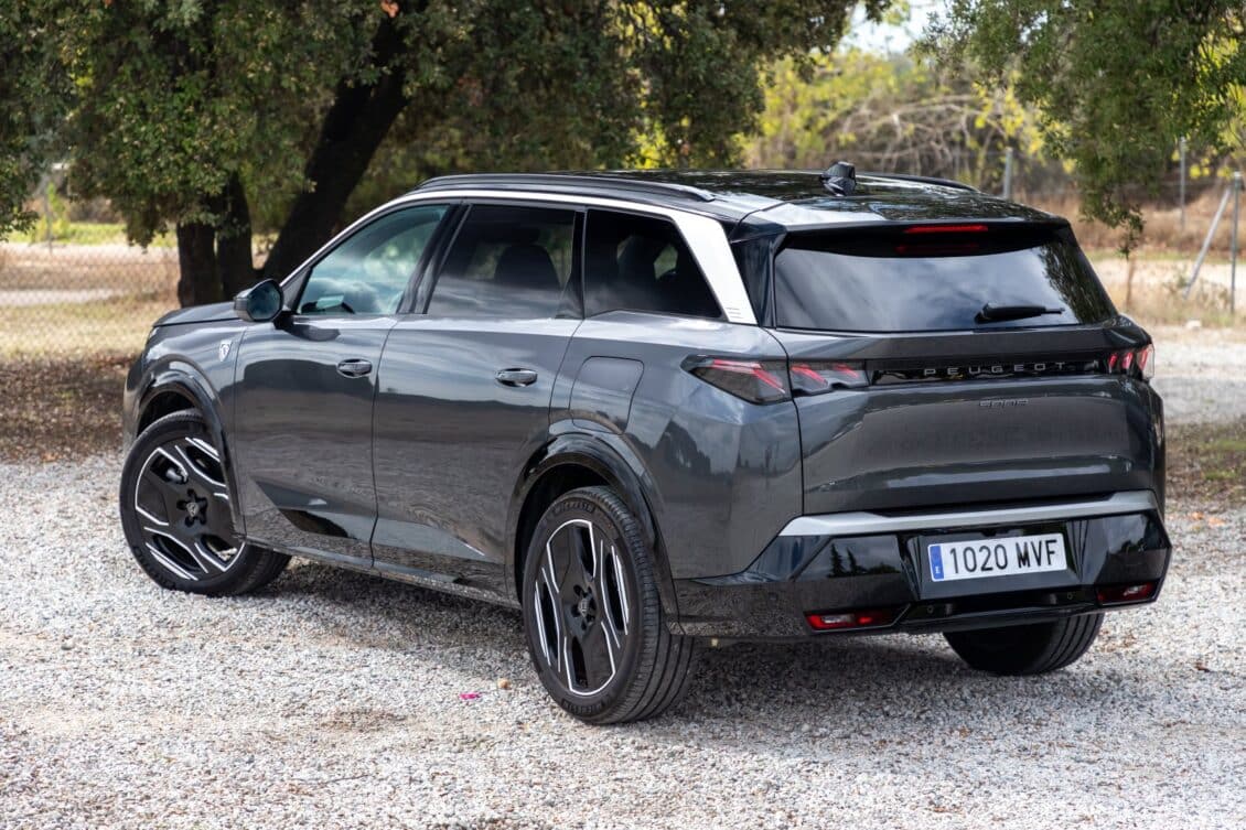 Opinión y prueba Peugeot 5008 Hybrid 136 e-DCS6 GT 2024