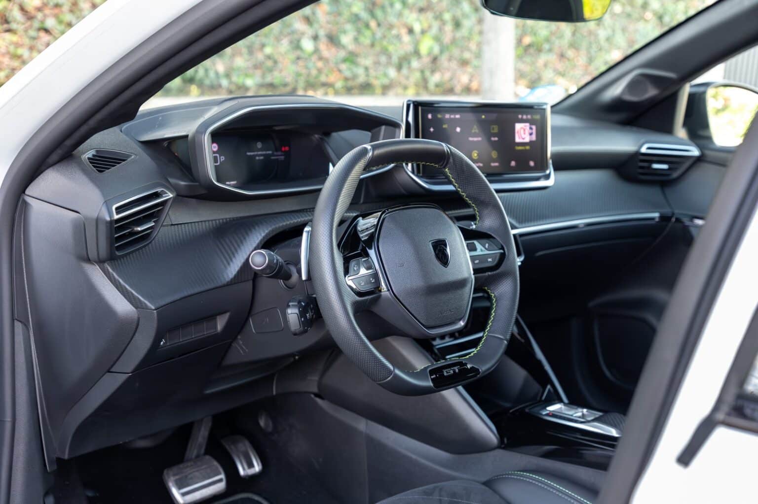 2024 Peugeot 208 Hybrid 100 E Dcs6 Gt