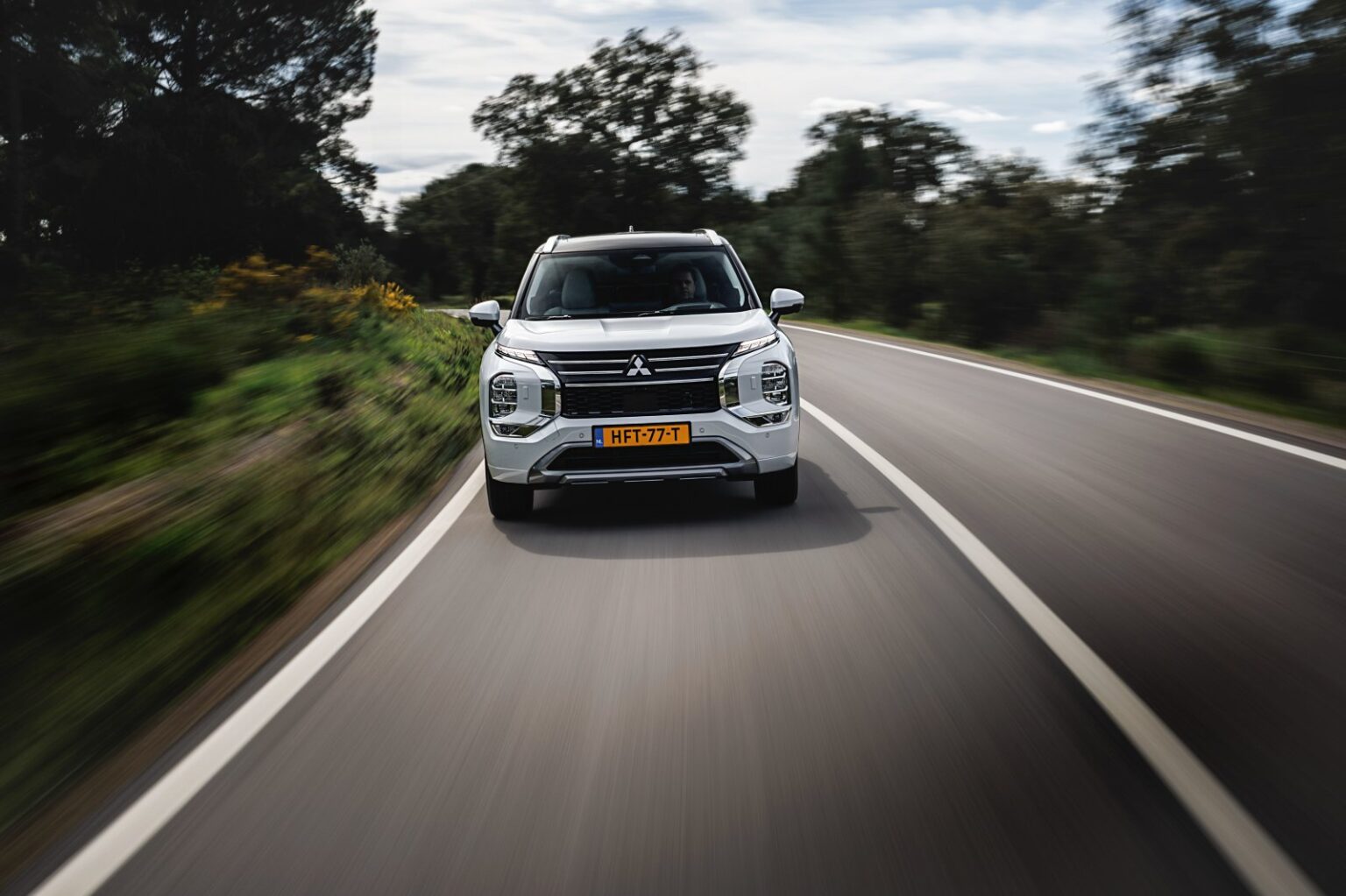 Opinión y prueba Mitsubishi Outlander PHEV Kaiteki+ 4WD 2025
