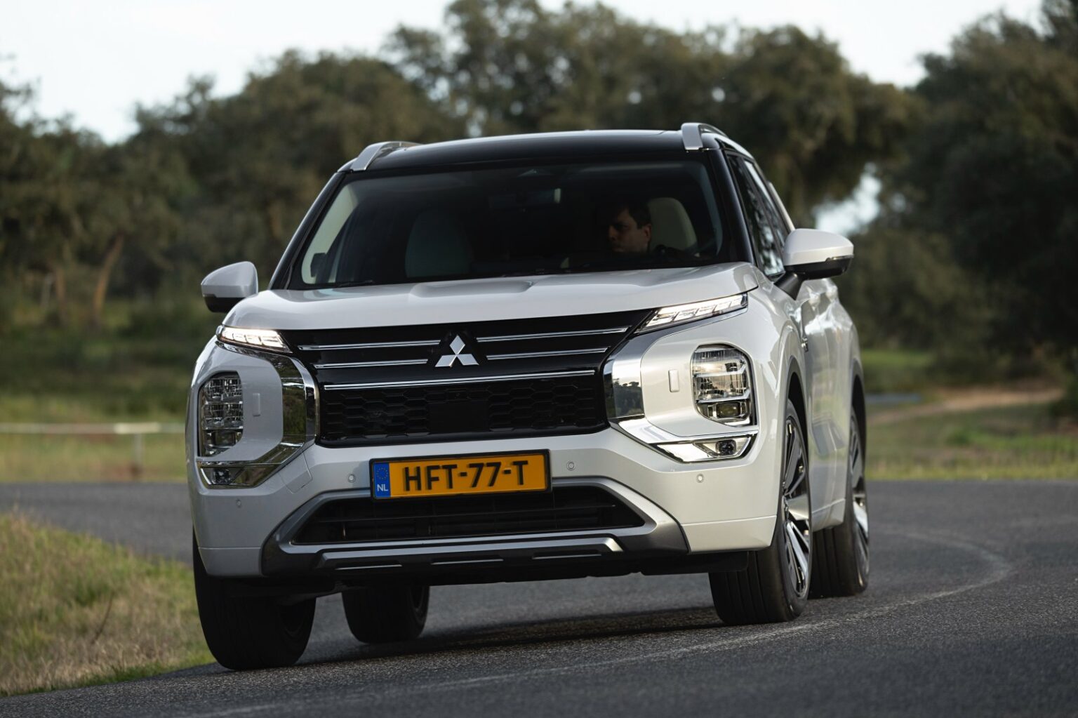 Opinión y prueba Mitsubishi Outlander PHEV Kaiteki+ 4WD 2025