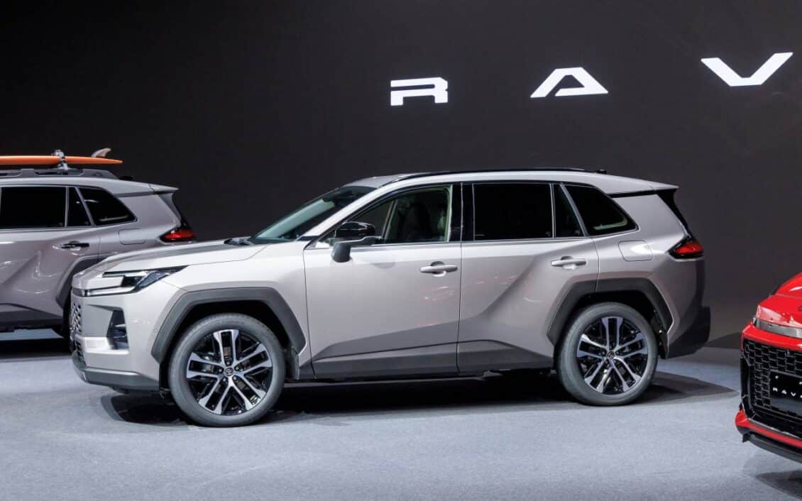 El Toyota RAV4 2025 debuta y esto es todo lo que sabemos