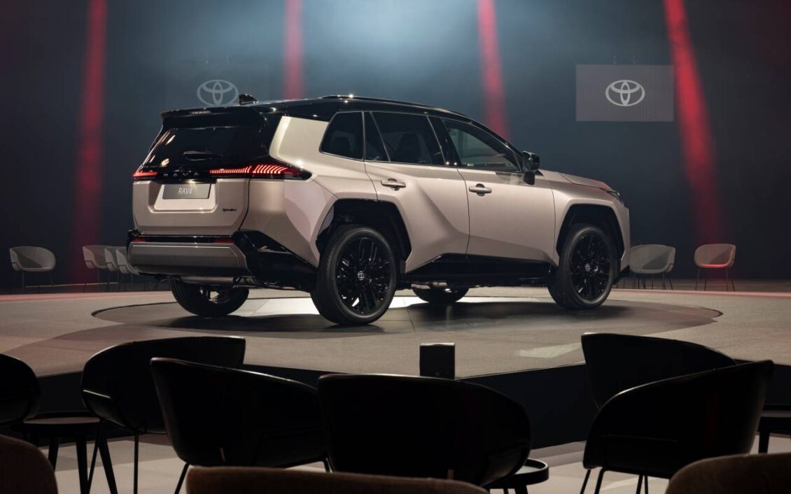 El Toyota RAV4 2025 debuta y esto es todo lo que sabemos