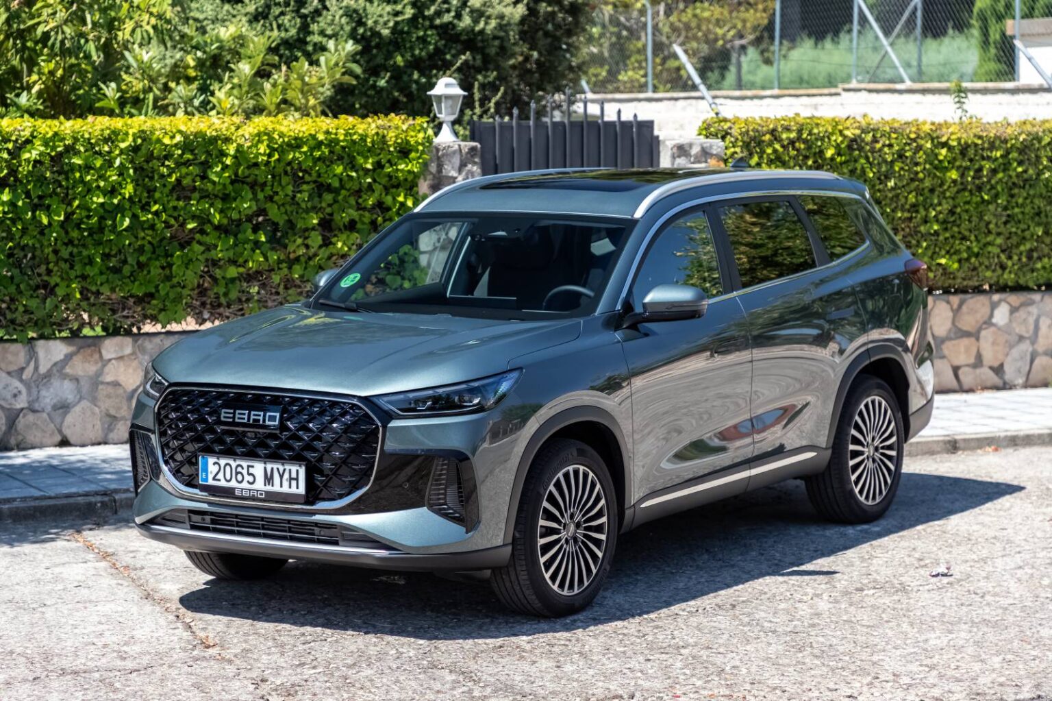 Opinión y prueba Ebro s800 2025 ¿Lo elijo gasolina o PHEV?