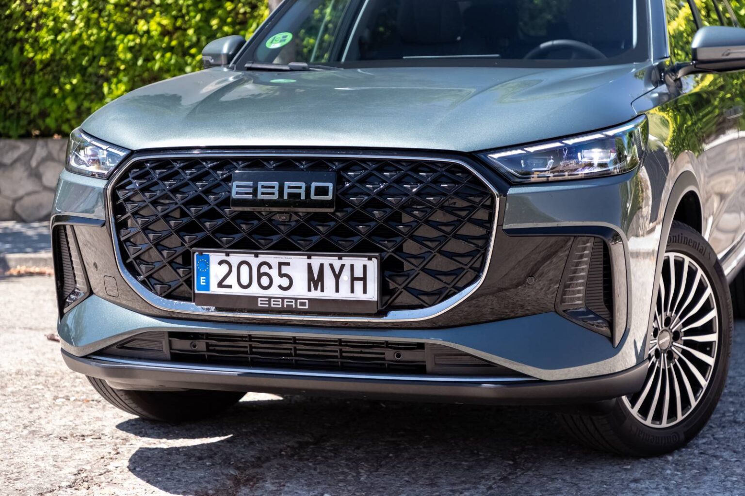 Opinión y prueba Ebro s800 2025 ¿Lo elijo gasolina o PHEV?