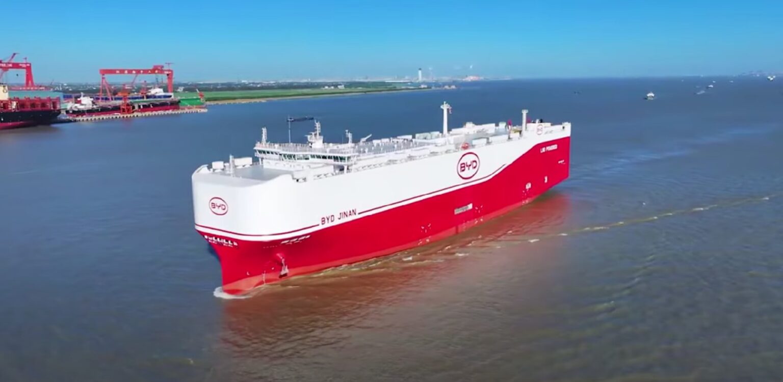 Octavo buque BYD permite superar el millón de exportaciones