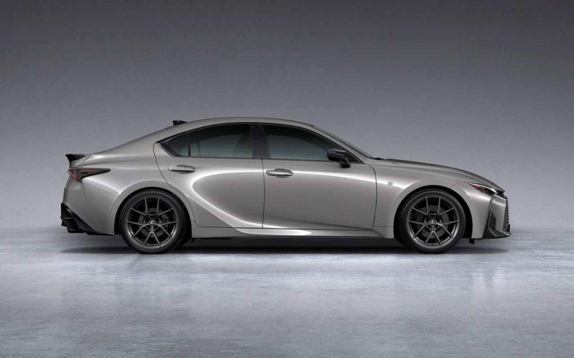 Lexus IS 2026: sedán deportivo diseño agresivo y tecnología